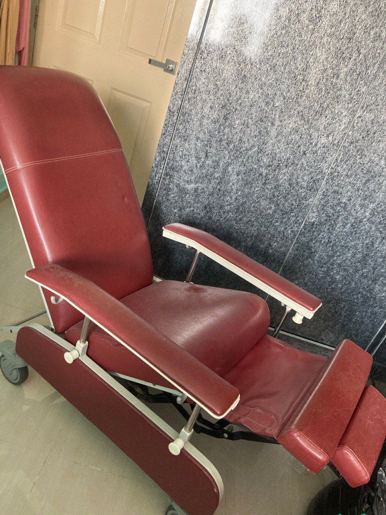 Geriatric reclining chair with wheels, Health & Nutrition, Assistive ...