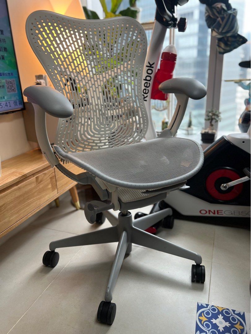 HermanMiller mirra2, 傢俬＆家居, 傢俬, 椅子 - Carousell