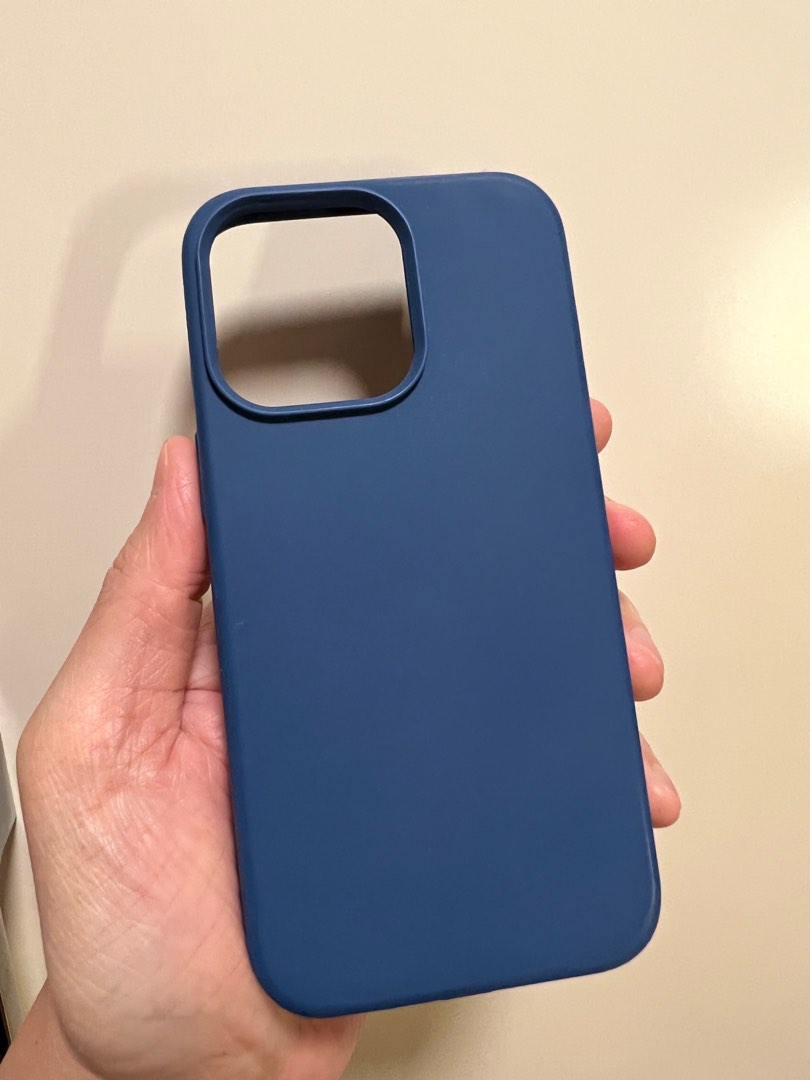 iphone 13 pro silicone case blue, 其他, 其他 - Carousell
