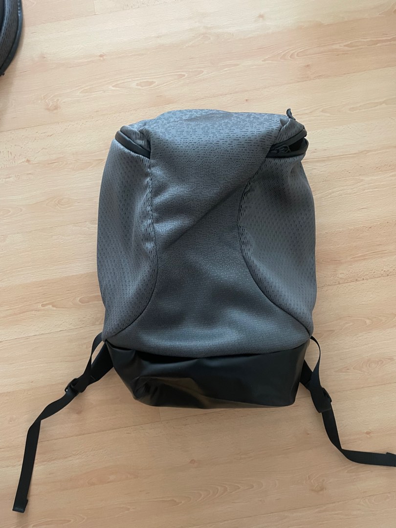 Lululemon Limited Edition Backpack, 男裝, 袋, 背包 - Carousell