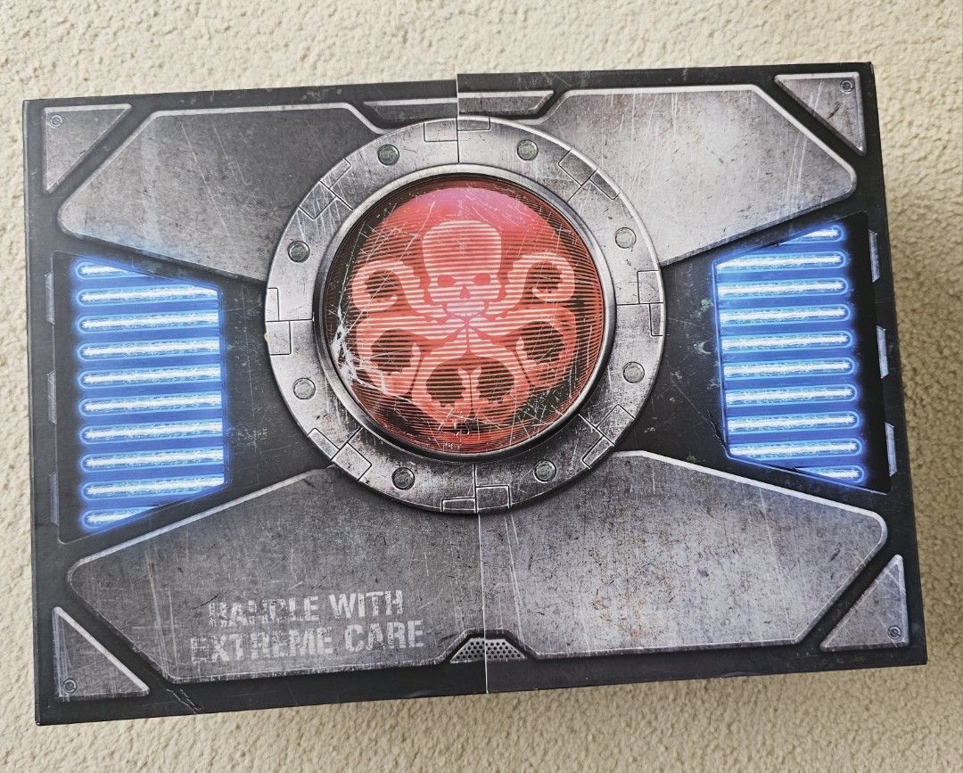 Marvel Legends Tesseract Shield Mjolnir, Hobbies & Toys, Toys & Games ...
