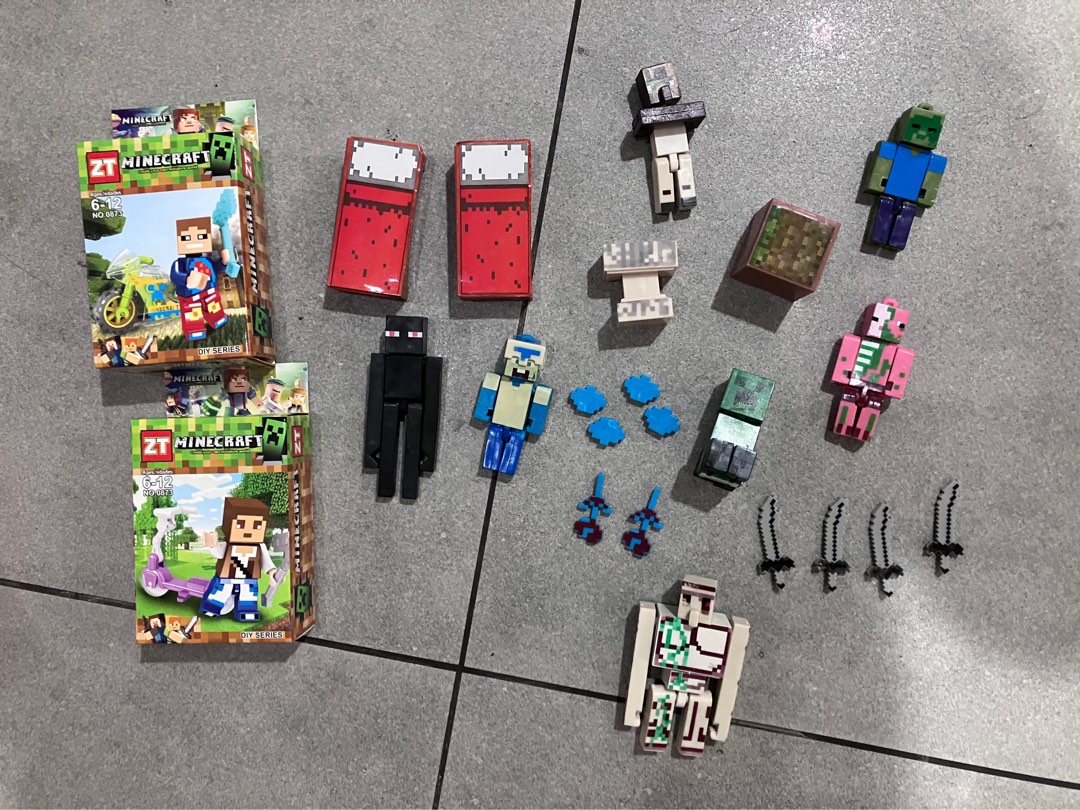 Minecraft Bundle - action figures plus build kit on Carousell