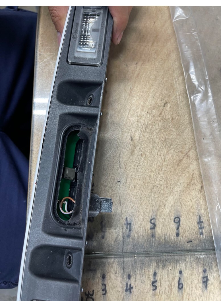 Mini Cooper R56 rear boot switch button rubber replacement kit. Car Accessories Accessories on Carousell