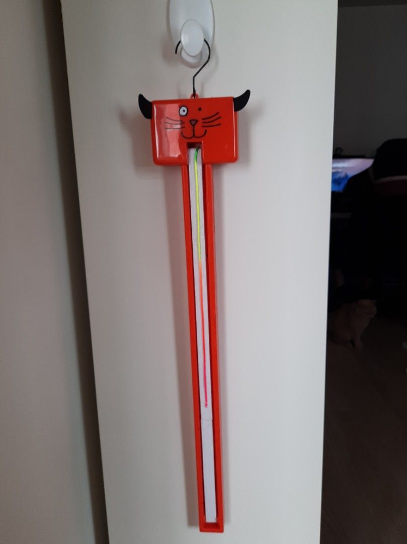 Moody Pet Fling-ama-String 古惑 的 繩 電動 貓玩具 (無外盒), 寵物用品, 寵物家品及其他 - Carousell