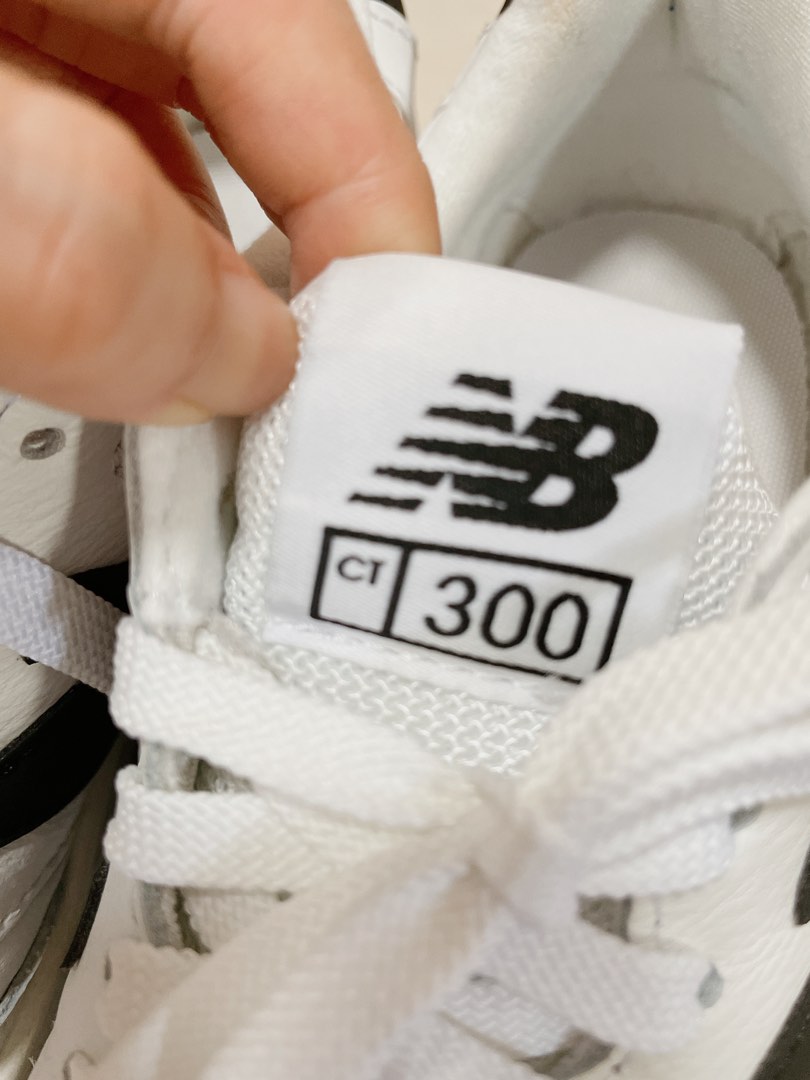 NB white shoes, Women's Fashion, Footwear, Sneakers on Carousell