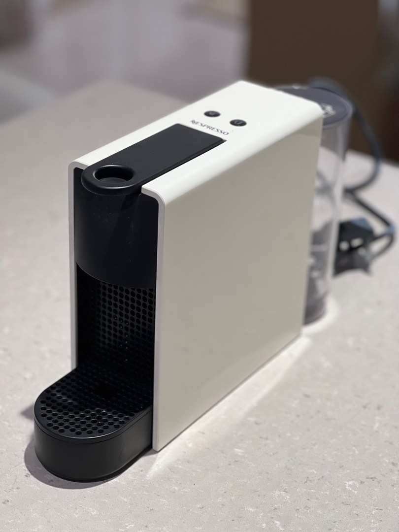 Nespresso coffee machine model C30, TV & Home Appliances, Kitchen ...