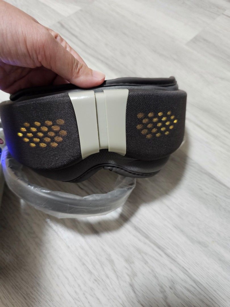 Osim ugalaxy eye massager, Beauty & Personal Care, Vision Care on Carousell