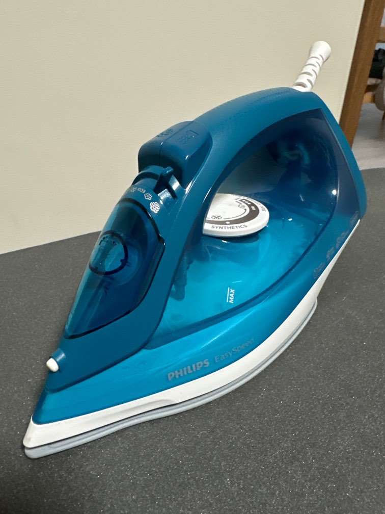 Philips Iron 2000W, TV & Home Appliances, Irons & Steamers on Carousell