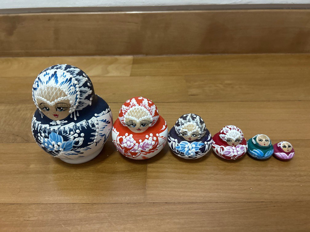 Russian dolls 6, Hobbies & Toys, Toys & Games on Carousell