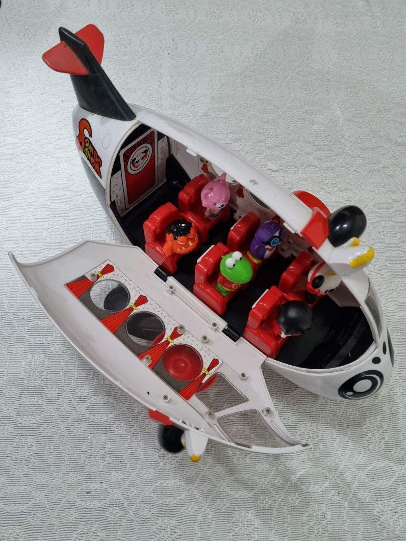 Ryan's World Panda Airplane Set with 6 Figures on Carousell