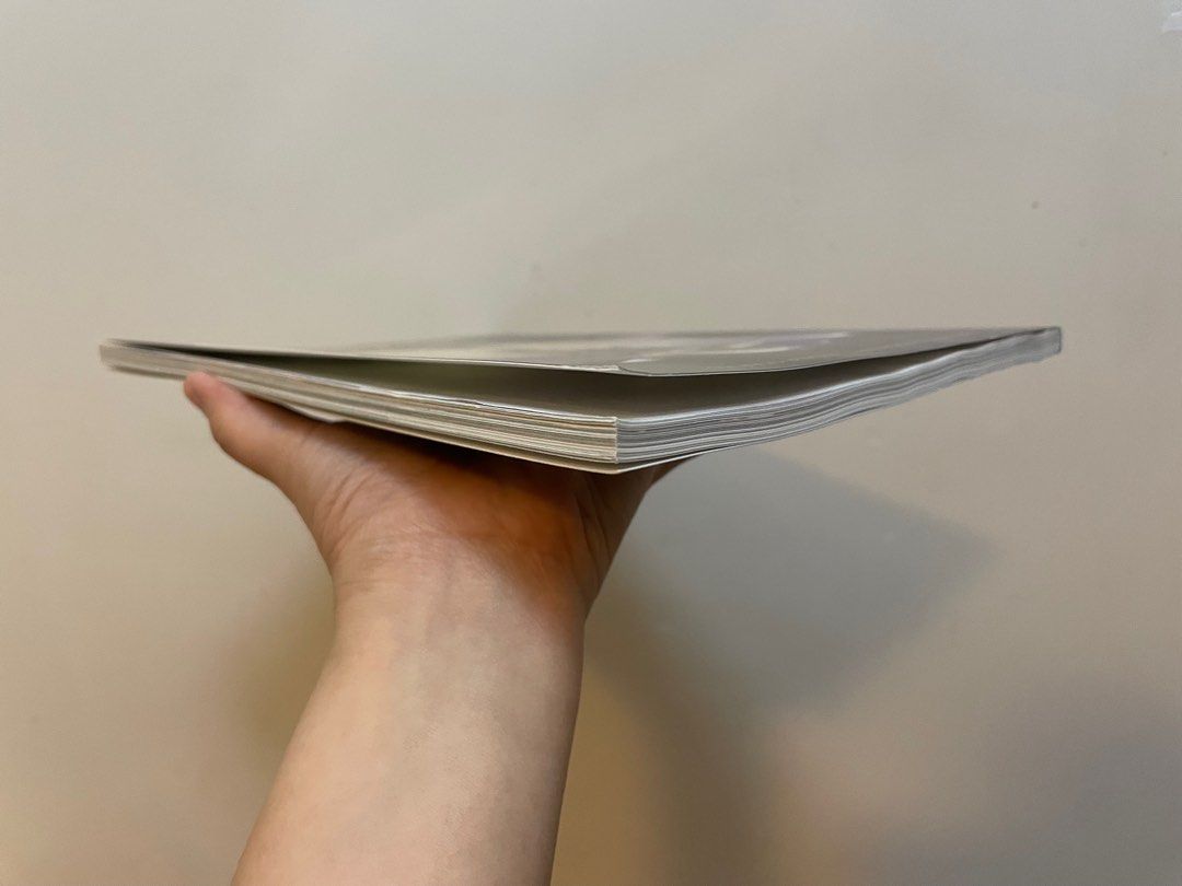 Saga vol 4 by Brian K Vaughan and Fiona Staples, 興趣及遊戲, 書本 & 文具, 漫畫 ...