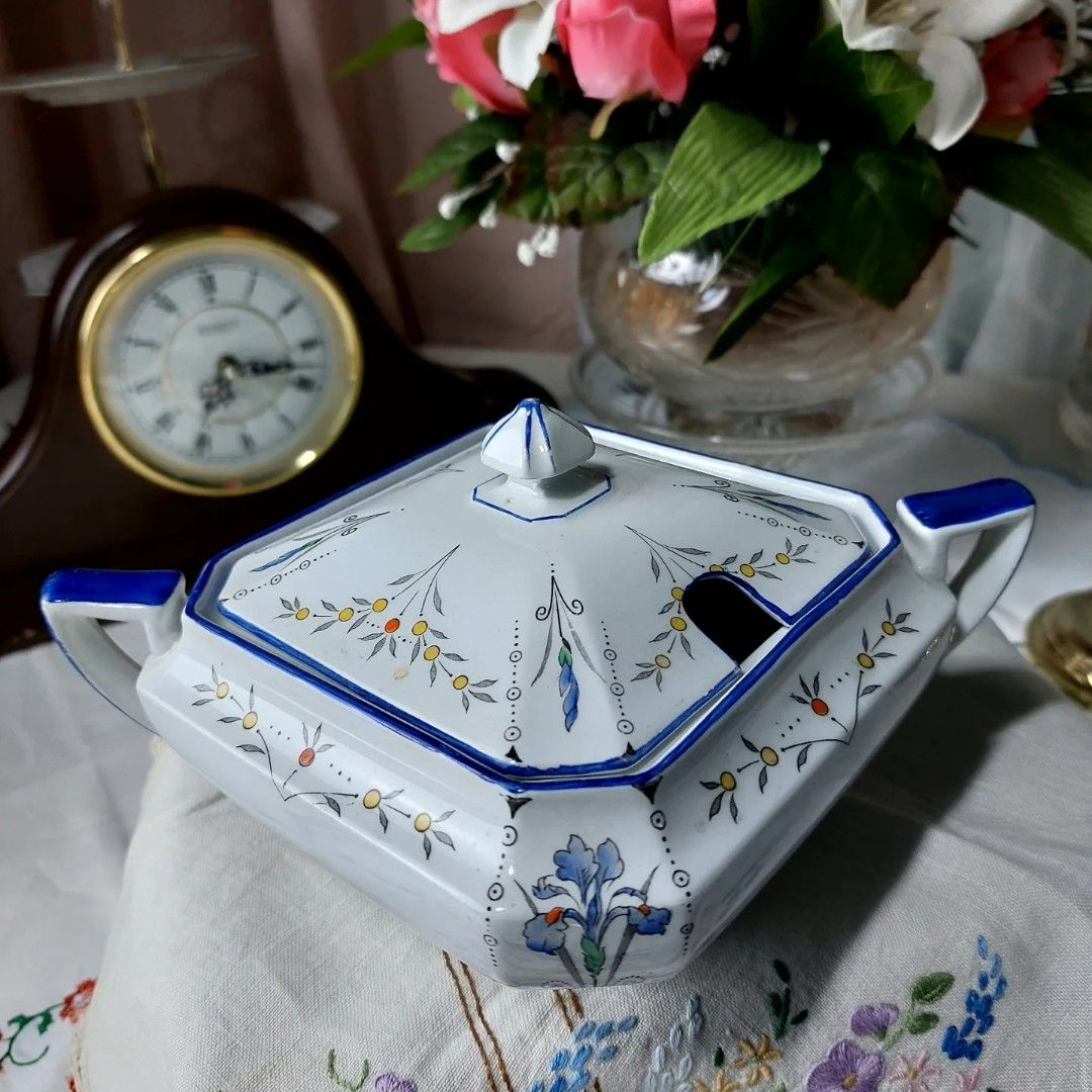 Shelley Vintage Mini Tureen, Hobbies & Toys, Collectibles & Memorabilia ...