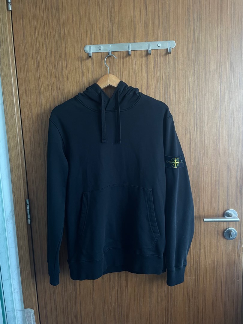 Stone Island Classic Hoodie, Men's Fashion, Tops & Sets, Hoodies on ...