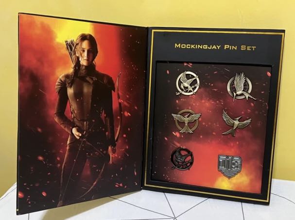 The Hunger Games Pin Set, Hobbies & Toys, Memorabilia & Collectibles ...