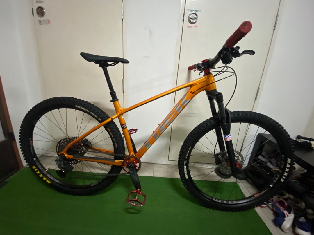 Trek Roscoe 7, Sports Equipment, Bicycles & Parts, Bicycles on Carousell