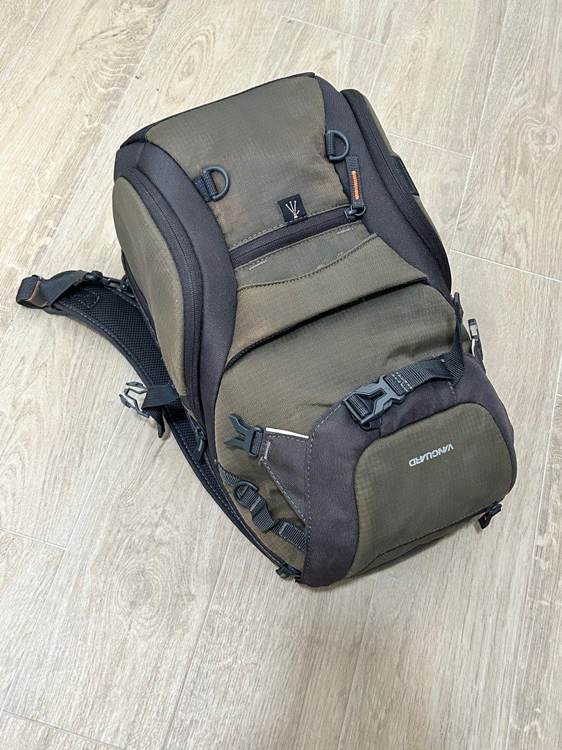 Vanguard Adaptor 46 Camera Backpack, Men's Fashion, Bags, Backpacks on ...
