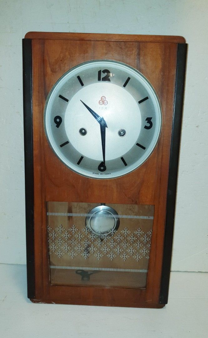 Vintage 555 wooden pendulum Wall Clock, Hobbies & Toys, Memorabilia ...