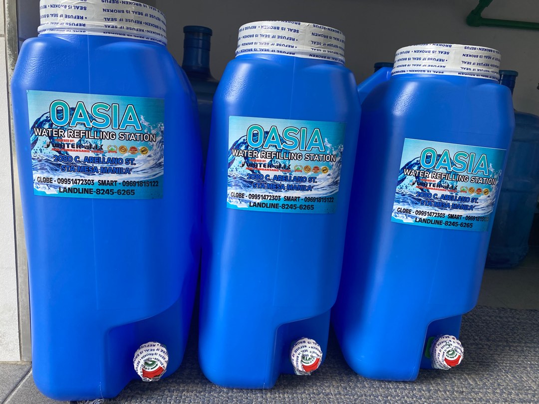 Water 5-gallon container, TV & Home Appliances, Kitchen Appliances ...