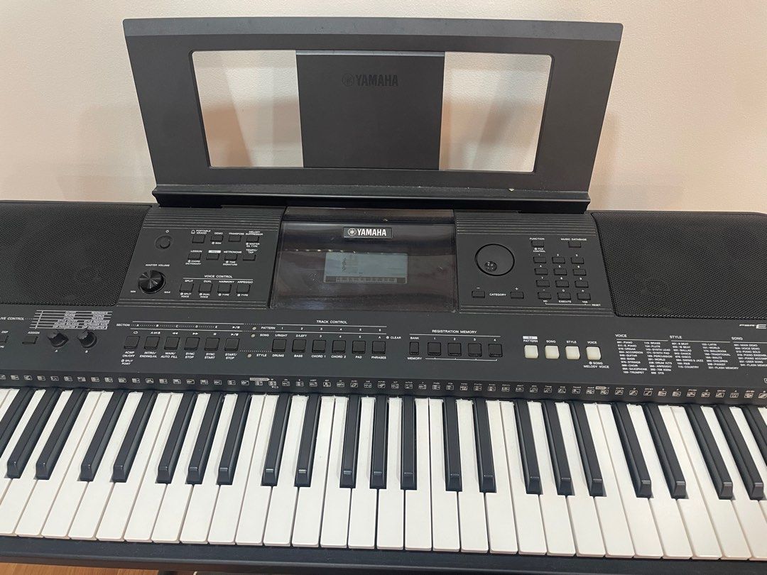 Yamaha PSR e453 Keyboard (Black), Hobbies & Toys, Music & Media ...