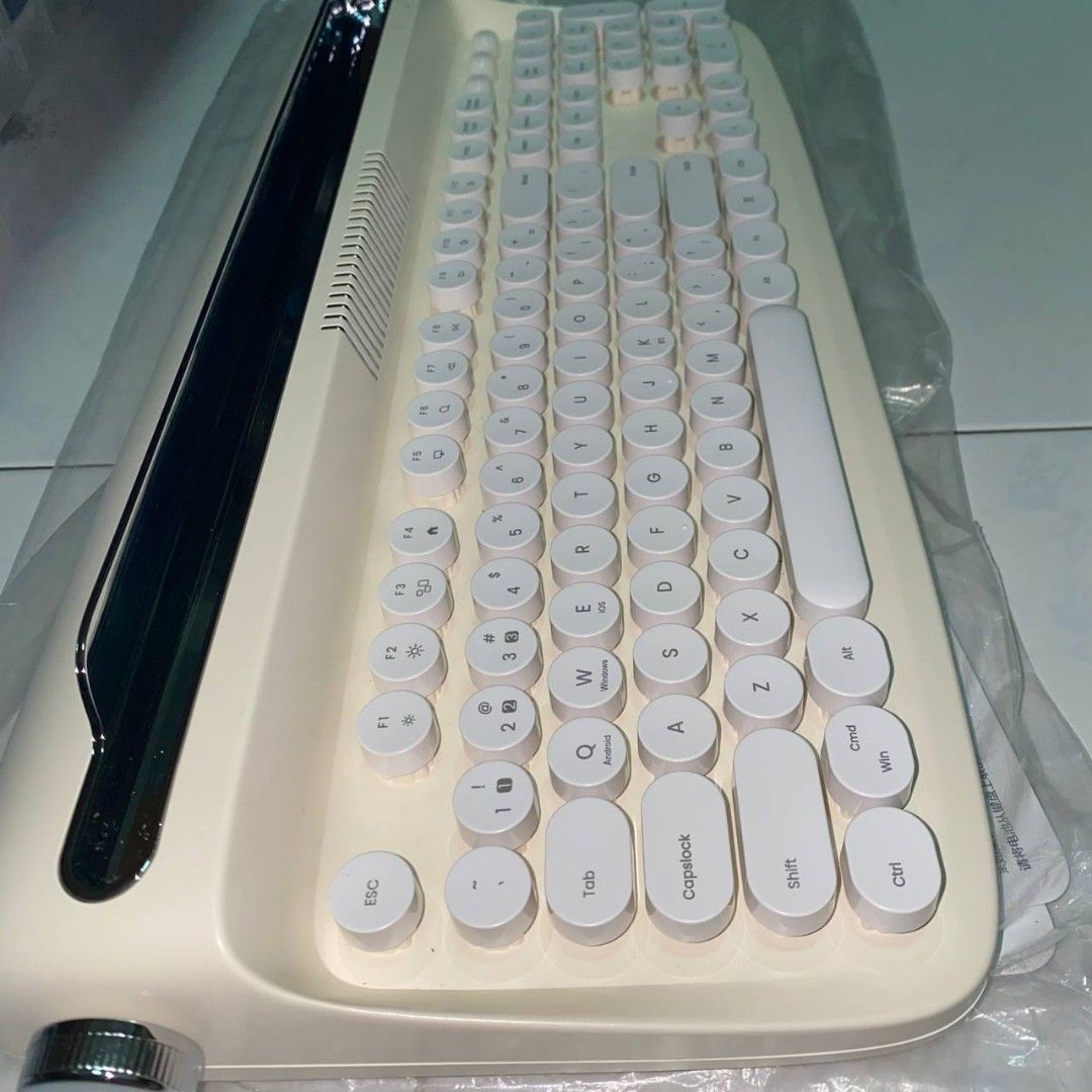 Actto Retro Bluetooth Multipairing Keyboard, Computers & Tech, Parts & Accessories, Computer ...