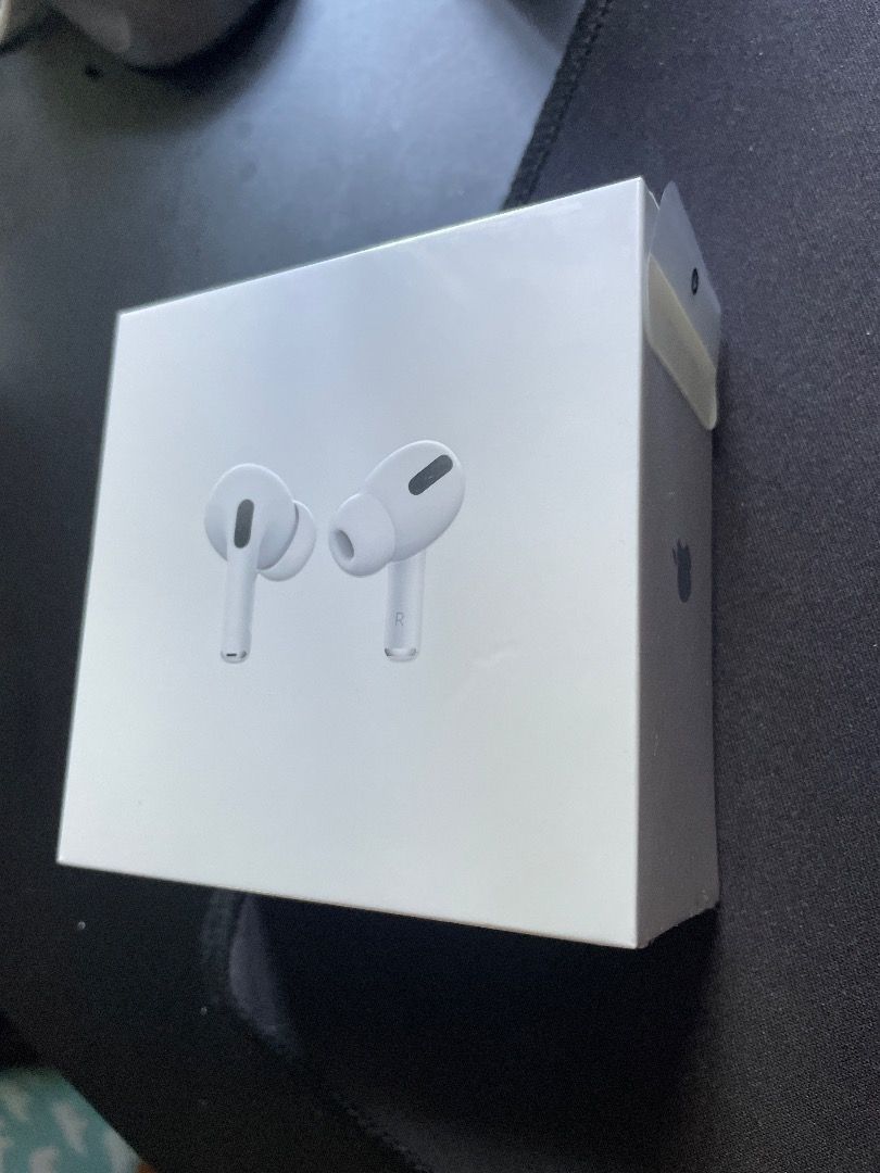 AirPods Pro (Gen 1) MagSafe Charging Case, Audio, Earphones on Carousell