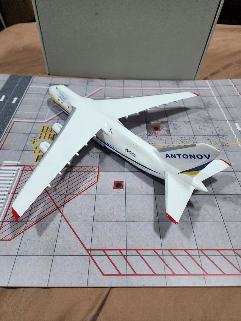Antonov An-124 Antonov Airlines 1:200 aircraft model, Hobbies & Toys ...