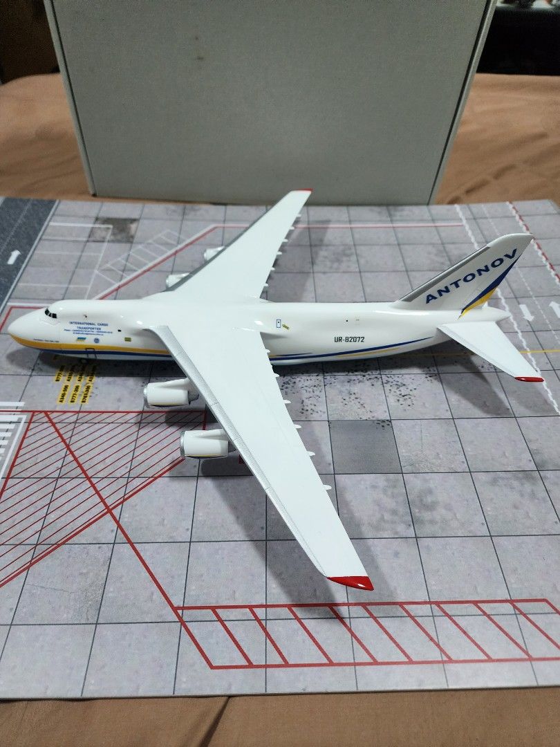 Antonov An-124 Antonov Airlines 1:200 aircraft model, Hobbies & Toys ...
