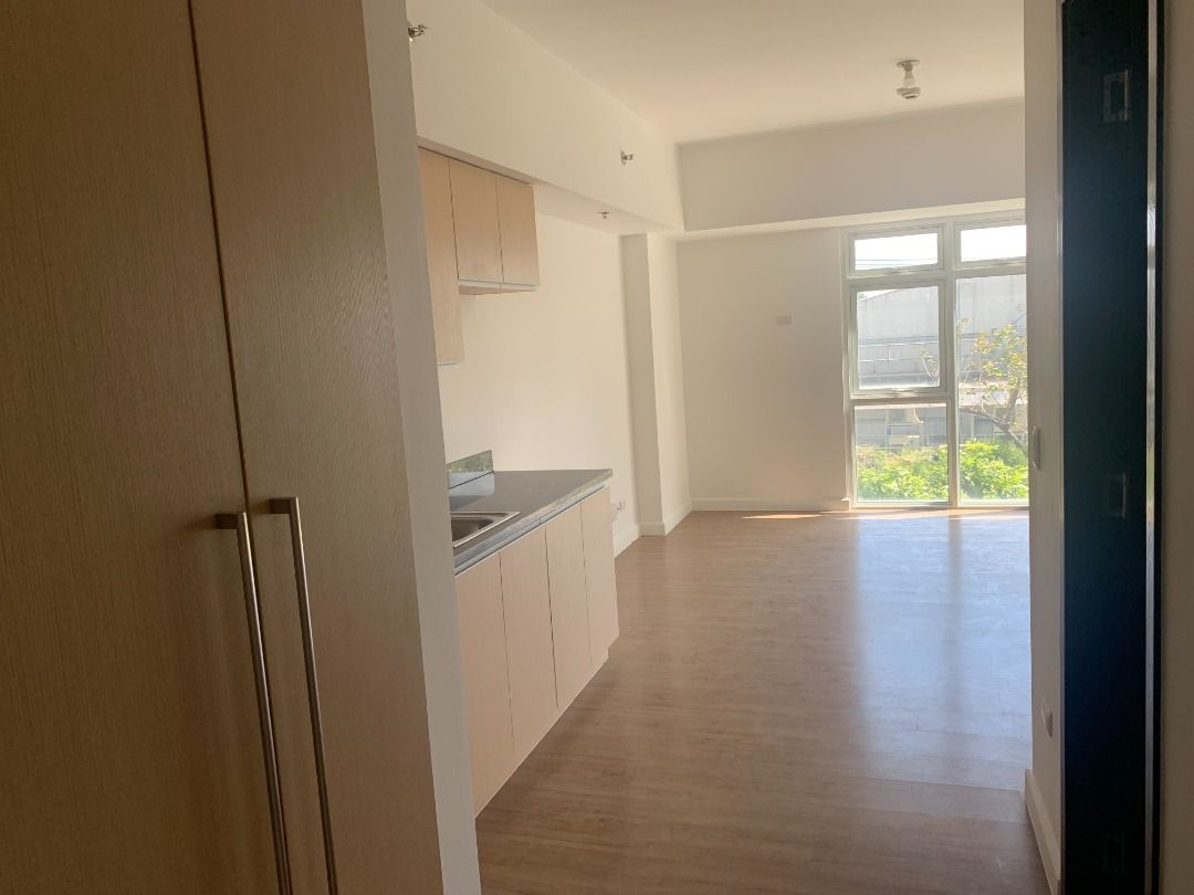 Arca South BGC Veranda near airport Taguig studio unit, Property, For ...
