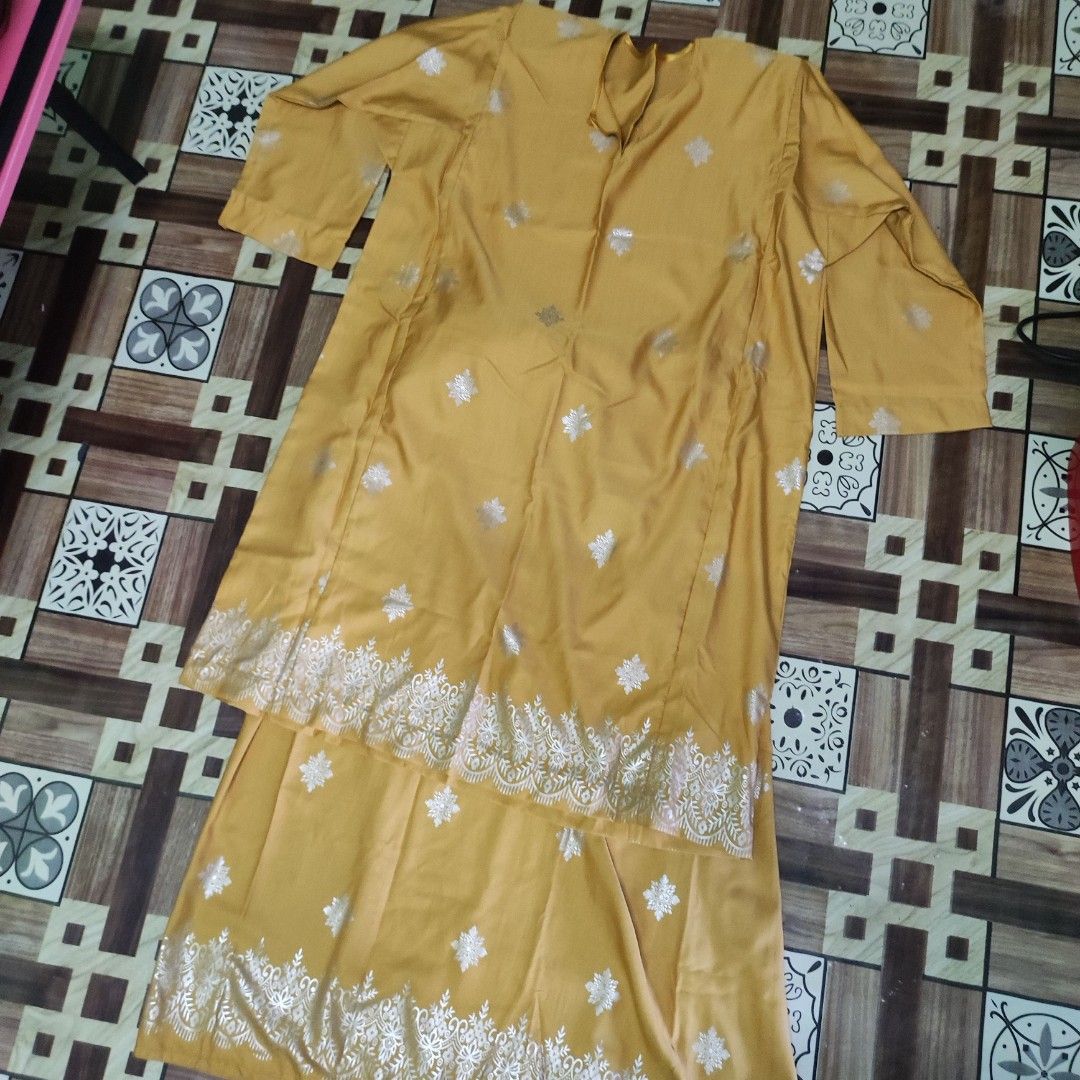 Baju Kurung Pesak, Women's Fashion, Muslimah Fashion, Baju Kurung ...