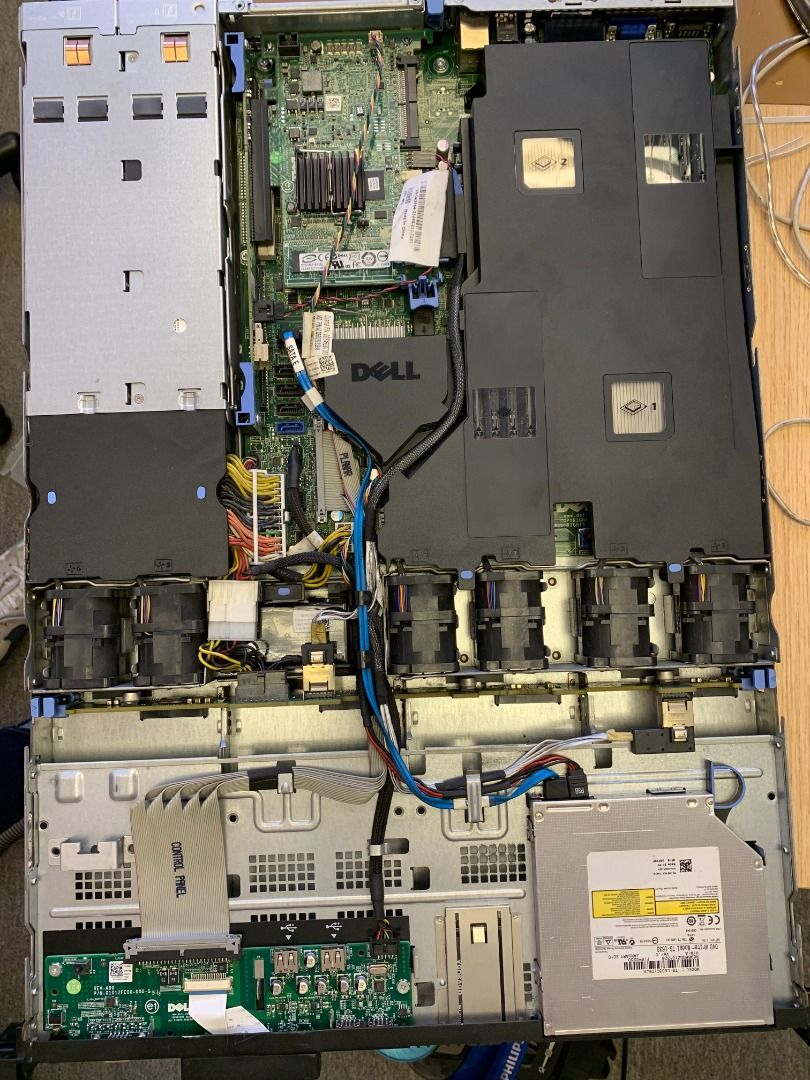 Dell PowerEdge R410 Server, 電腦＆科技, 商務用科技產品 - Carousell