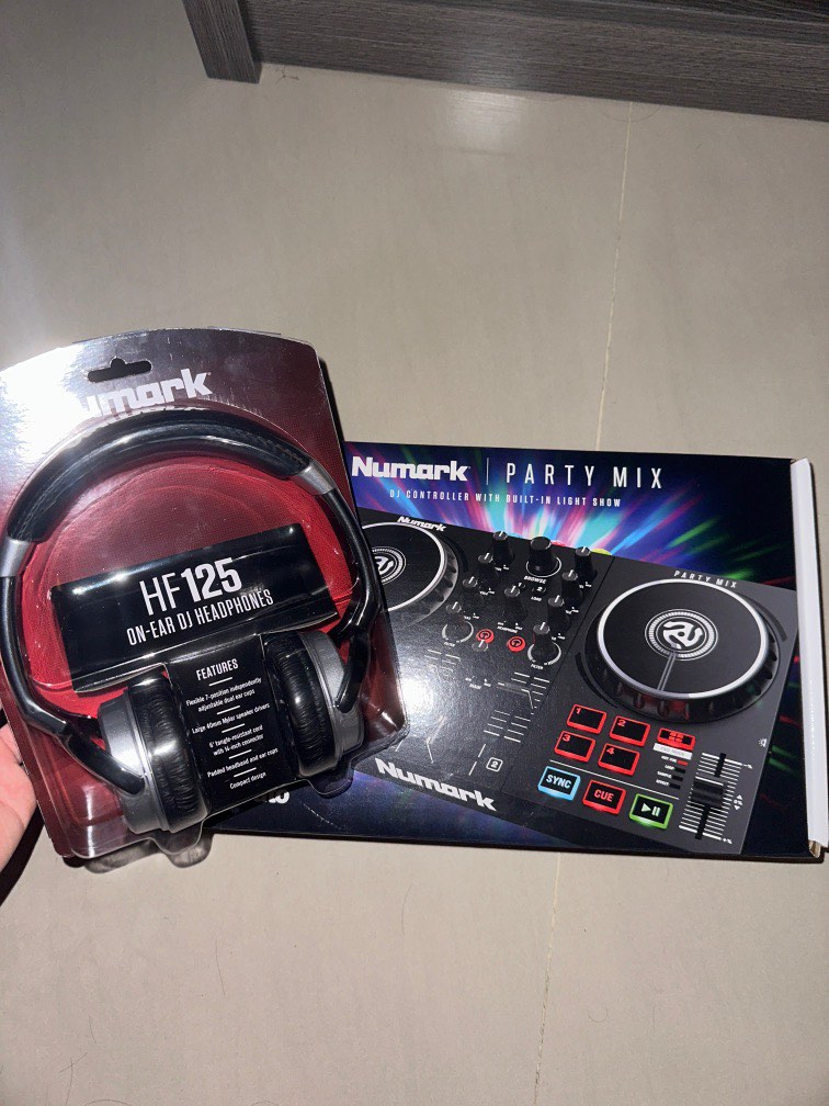 DJ Set / DJ Controller Numark Party Mix, Audio, Portable Music Players ...