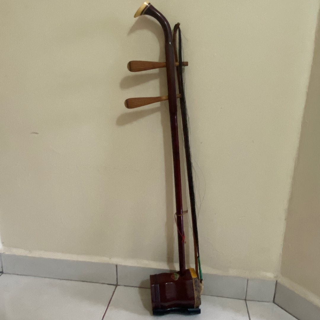 Erhu- Vintage musician instrument, Furniture & Home Living, Home Decor ...
