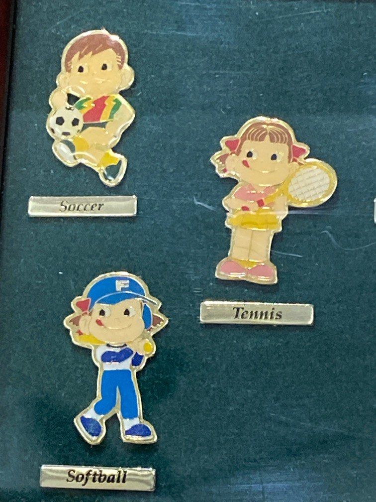 Fujiya Peko 50th Anniversary Peko and Poko Pin set, Hobbies & Toys ...