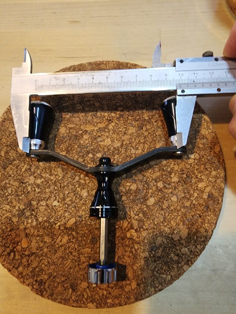 Gomexus carbon handle and LT3000 Spool, Sports Equipment, Fishing on ...