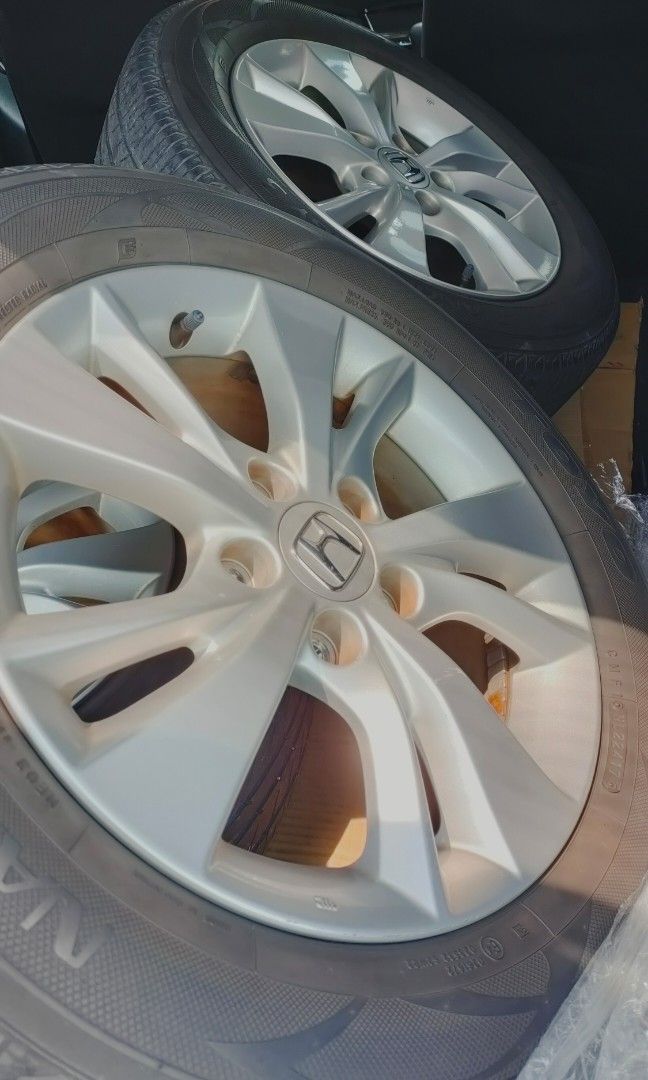 Honda HRV original 16 inch rim and tyre, Auto Accessories on Carousell