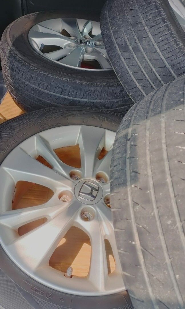 Honda HRV original 16 inch rim and tyre, Auto Accessories on Carousell
