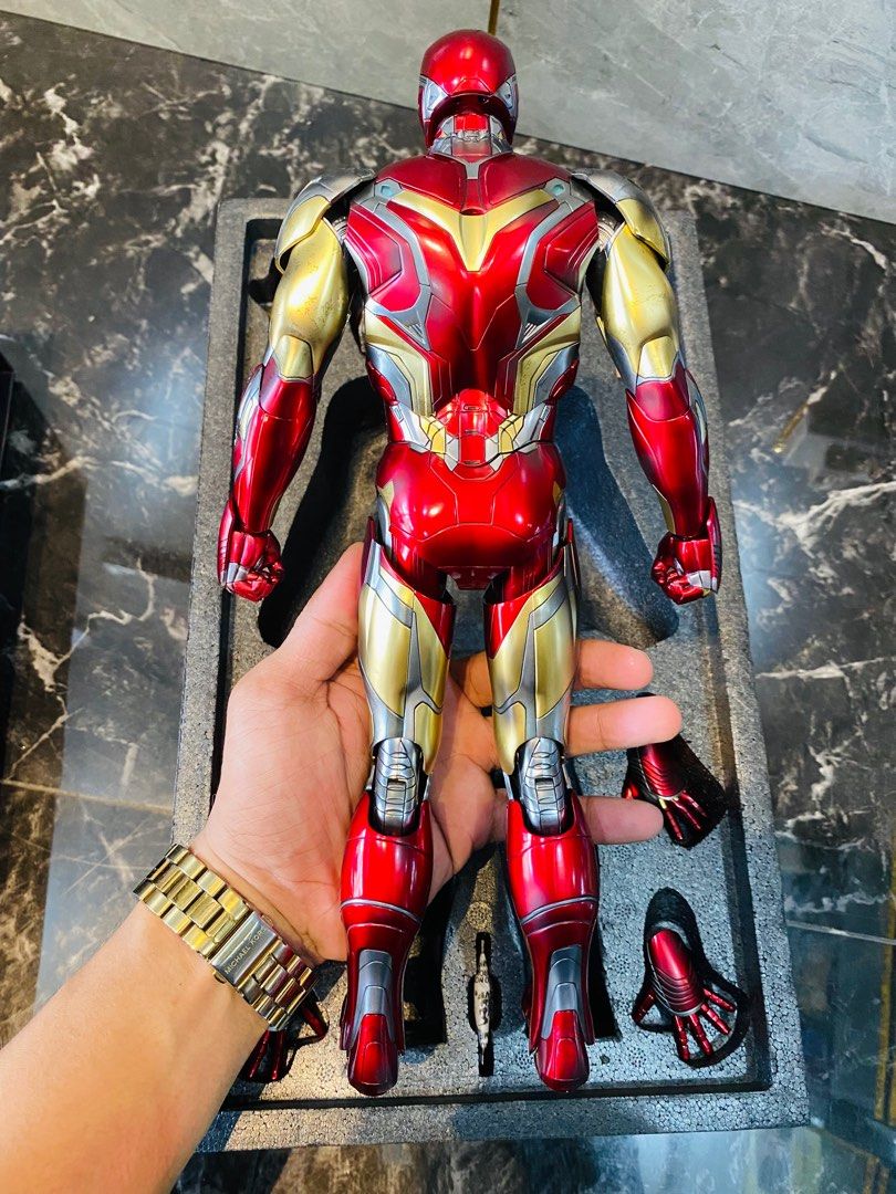 Hot toys IRONMAN MK85 battle damage ver. on Carousell