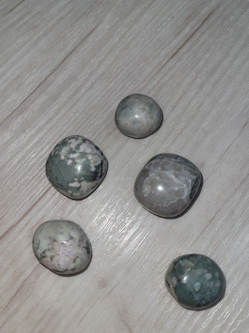 Jade tumbles, Women's Fashion, Jewelry & Organisers, Precious Stones on ...