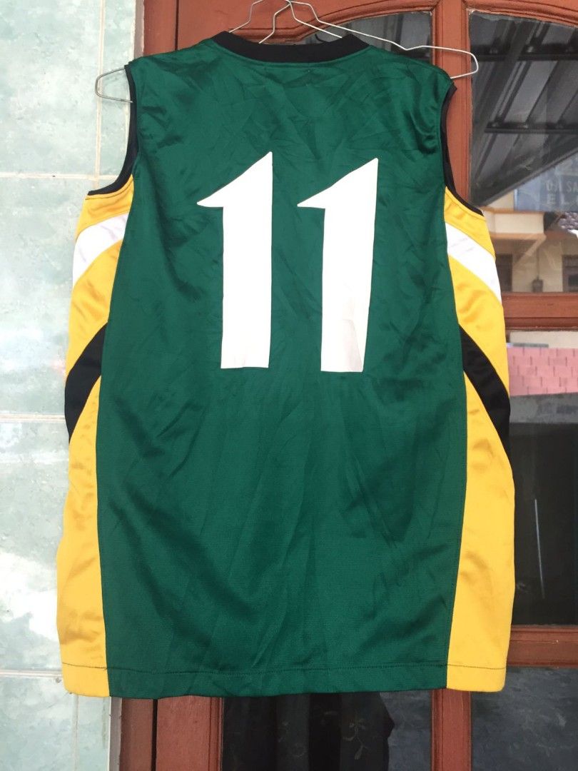 Jual Jersey Basket merk TeamFive size S kondisi seken terbaik, Olah Raga, Baju Olahraga di Carousell