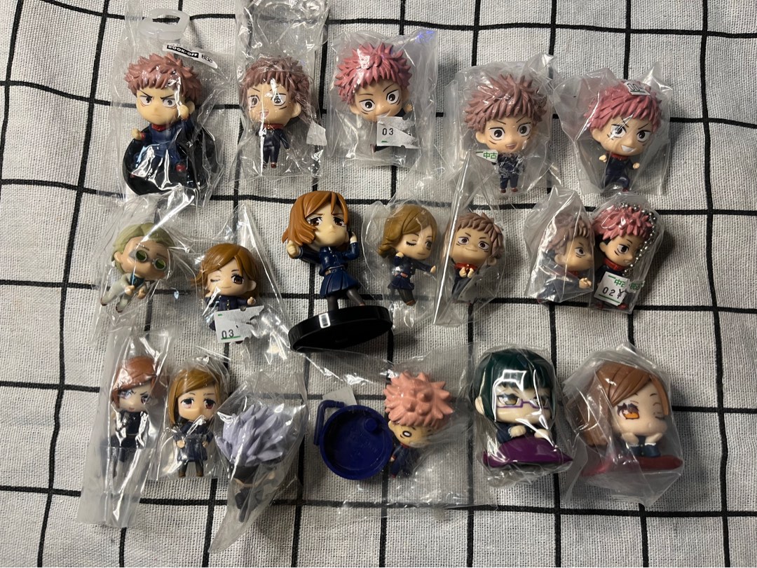 Jujutsu kaizen jujutsu kaisen mini figurine selling each, Hobbies ...