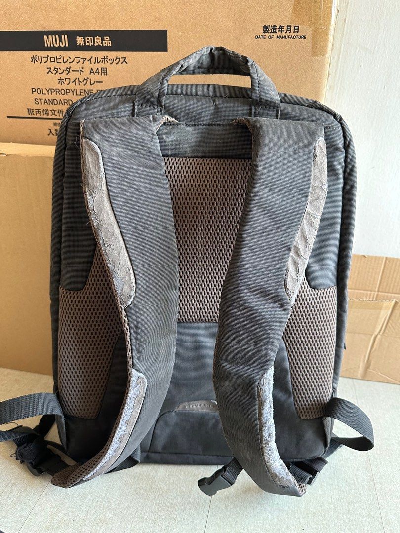 Tucano Laptop Backpack, Men's Fashion, Bags, Backpacks on Carousell