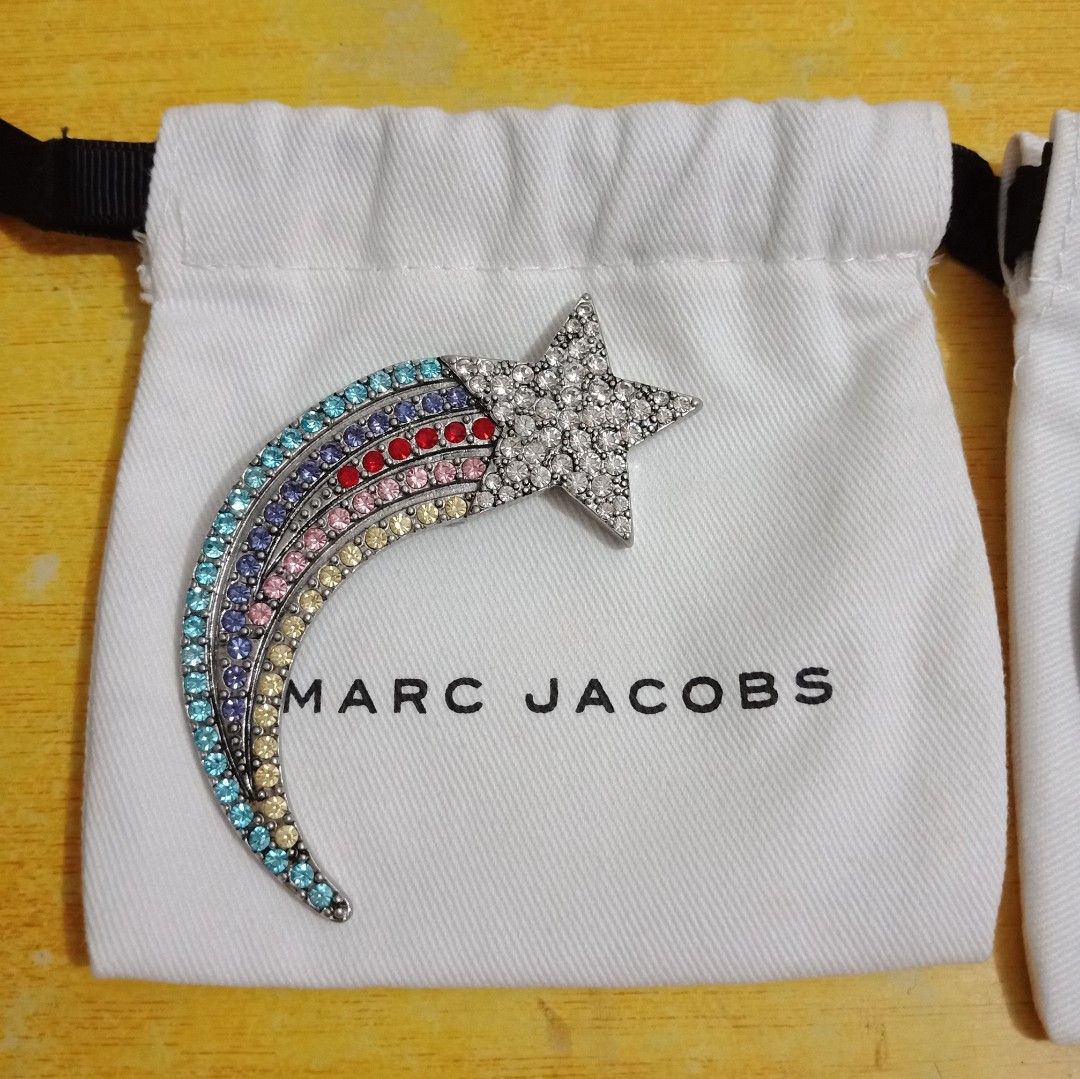 MARC JACOBS STAR PIN, Women's Fashion, Watches & Accessories, Other ...
