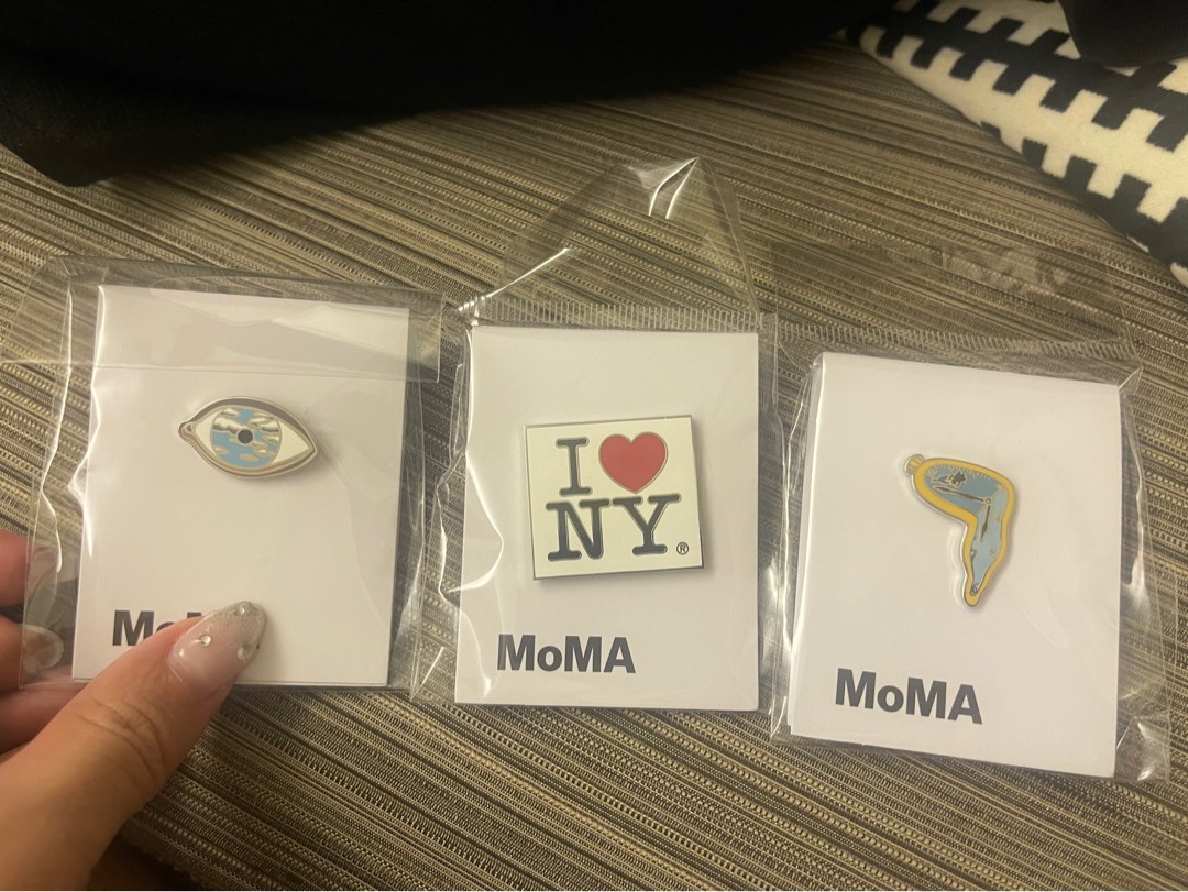 New York MoMA Enamel Pin x 3 (Magritte Dalí I (Heart) New York ), 名牌 ...