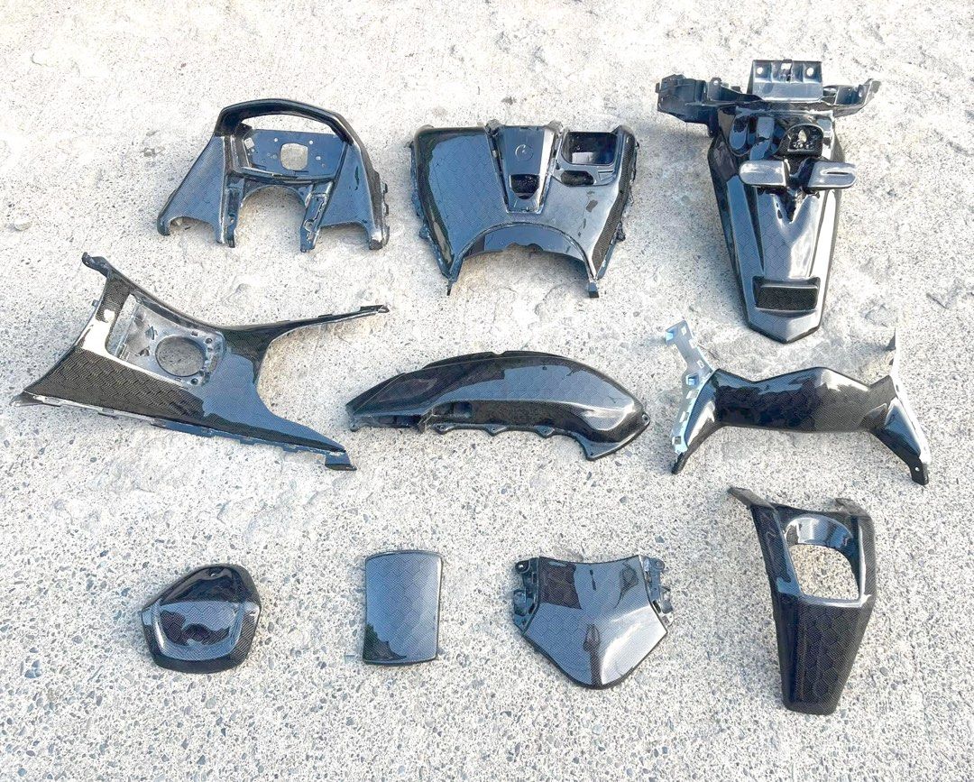 Nmax v2 honeycomb carbon set sample as photo, Motorcycles, Motorcycle ...