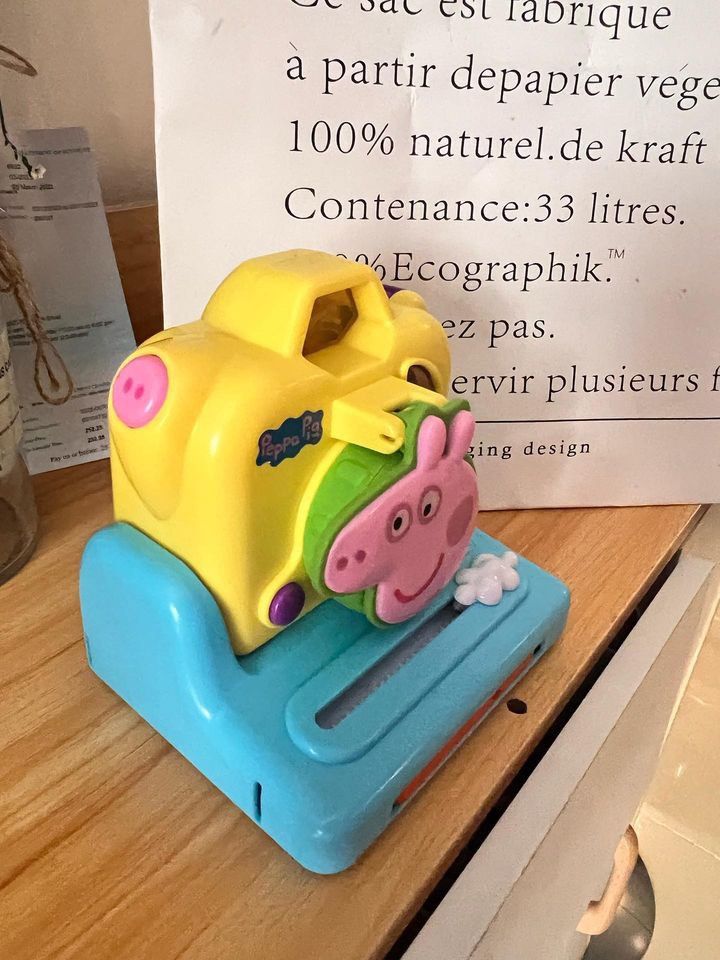 Peppa Pig Camera, Hobbies & Toys, Toys & Games on Carousell