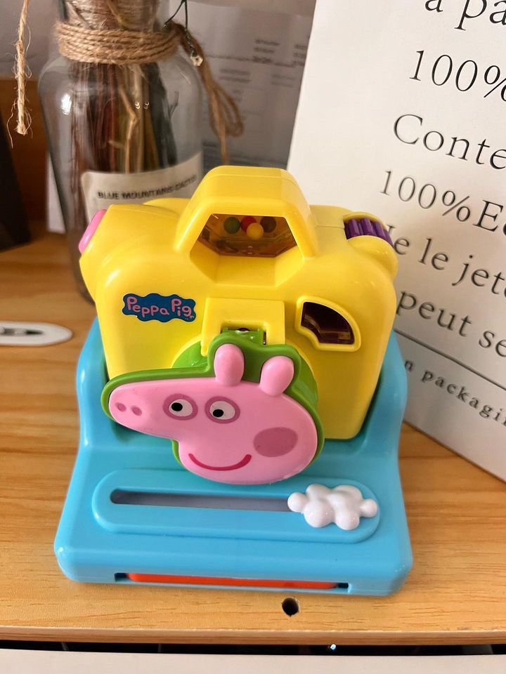 Peppa Pig Camera, Hobbies & Toys, Toys & Games on Carousell