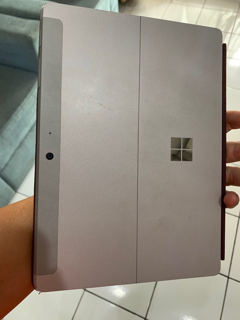 PRELOVED Microsoft Surface Go RAM 8Gb SD 128Gb Sudah Termasuk Microsoft Signature Keyboard preloved-microsoft-surface-go-ram-8gb-sd-128gb-sudah-termasuk-microsoft-signature-keyboard