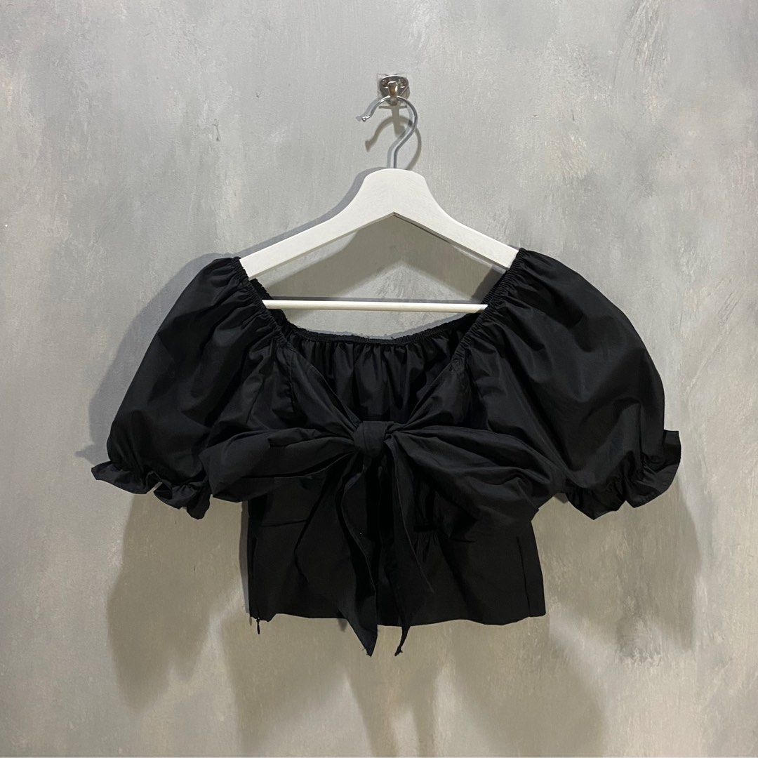 Premium Black Sabrina Top, Fesyen Wanita, Pakaian Wanita, Atasan di ...