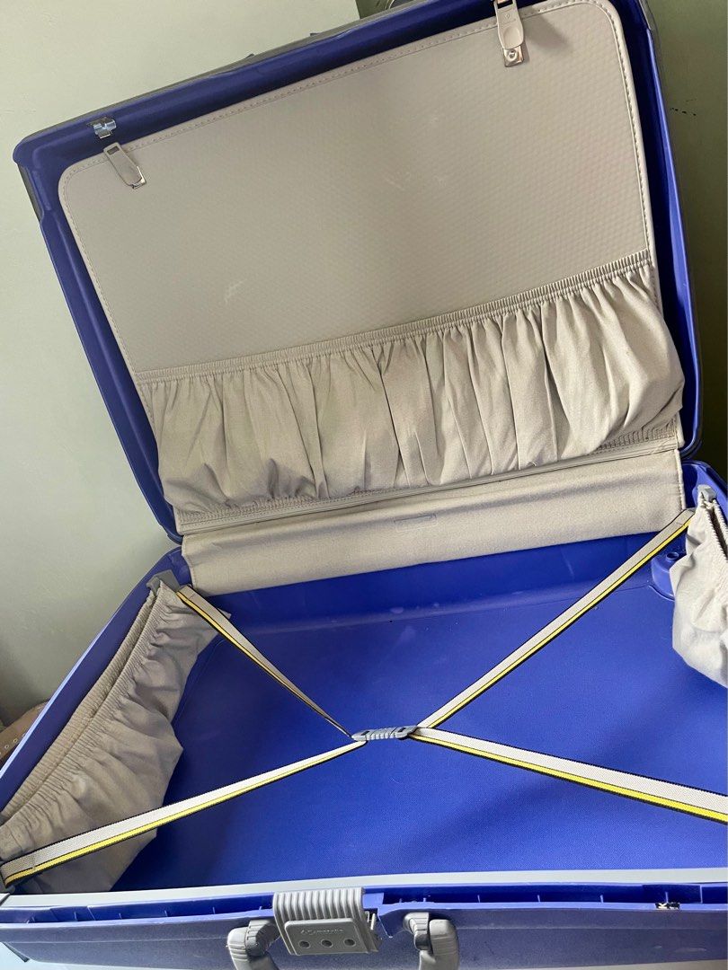 Samsonite Oyster Luggage, Hobbies & Toys, Travel, Luggage on Carousell