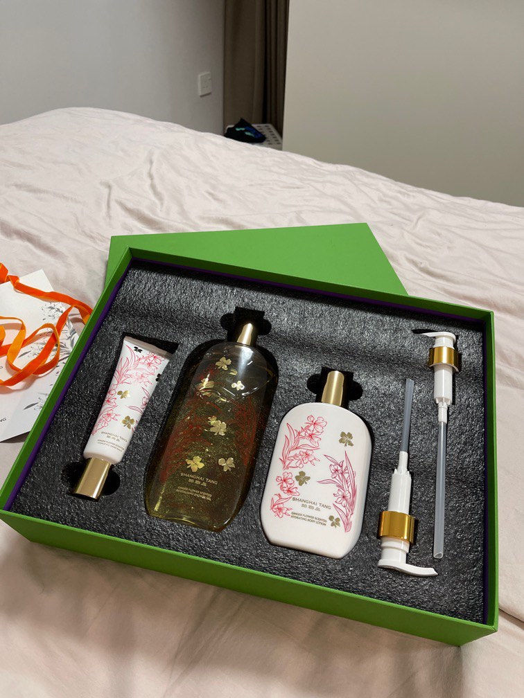 Shanghai Tang Gift set, Beauty & Personal Care, Bath & Body, Body Care ...
